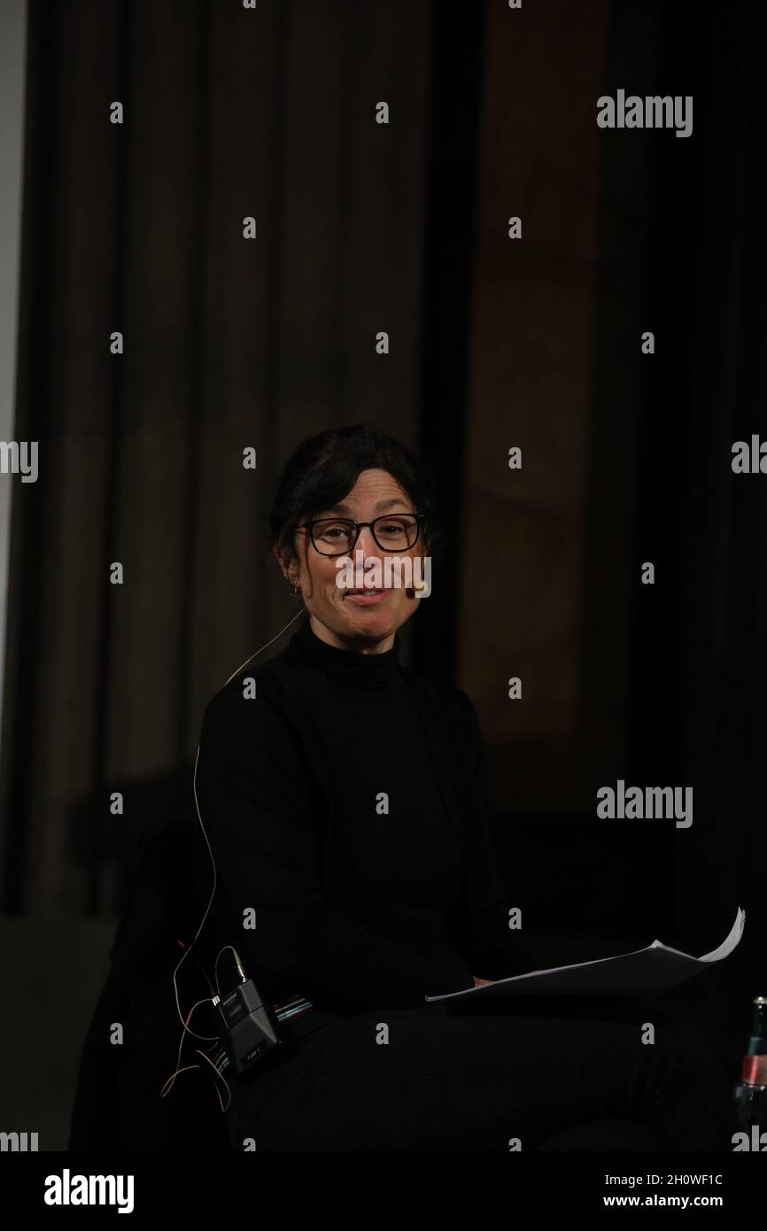 Esther Hirsch, Kantorin in der Synagoge Sukkat Schalom in Berlin bei ...