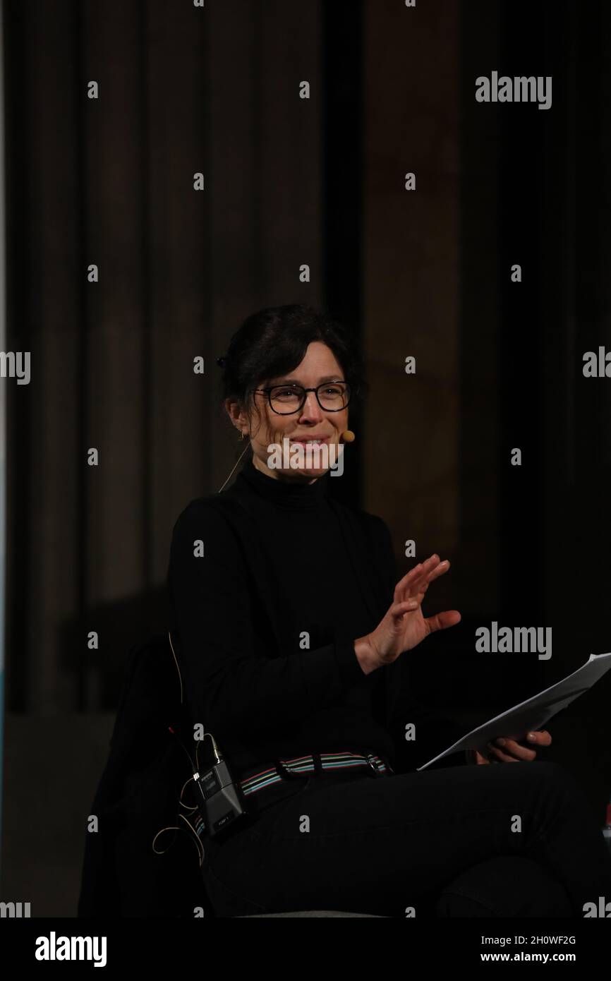 Esther Hirsch, Kantorin in der Synagoge Sukkat Schalom in Berlin bei ...