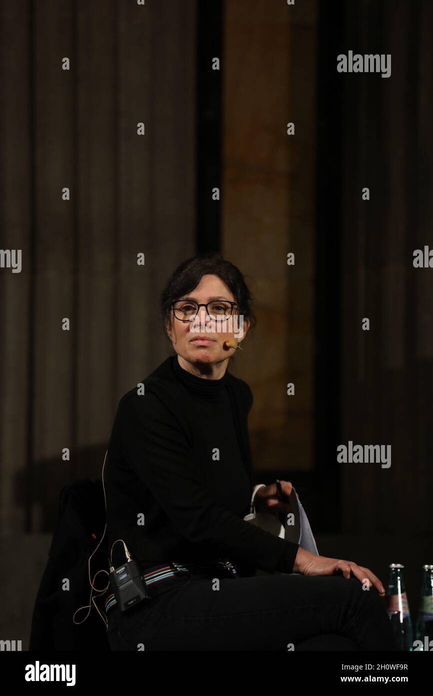 Esther hirsch hi-res stock photography and images - Alamy