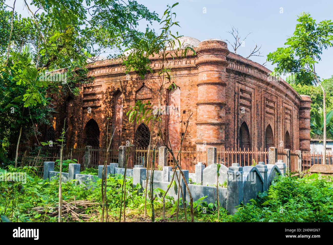 Nine Dome mosque in Bagerhat, Bangladesh Stock Photo - Alamy