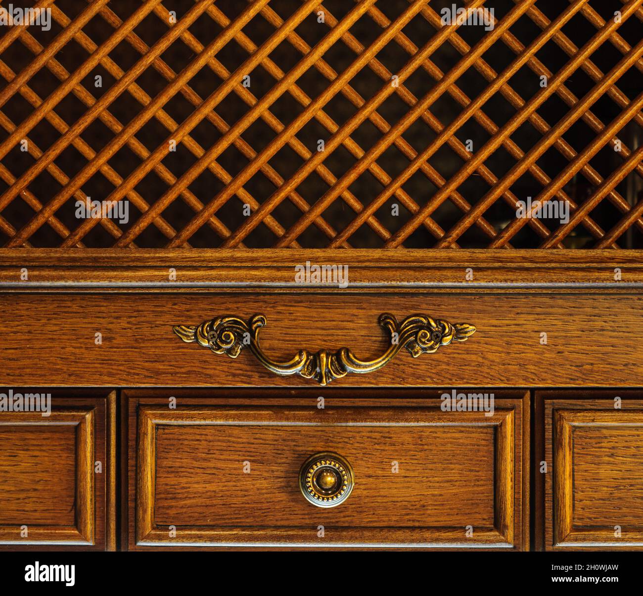 Wooden mesh hi-res stock photography and images - Alamy