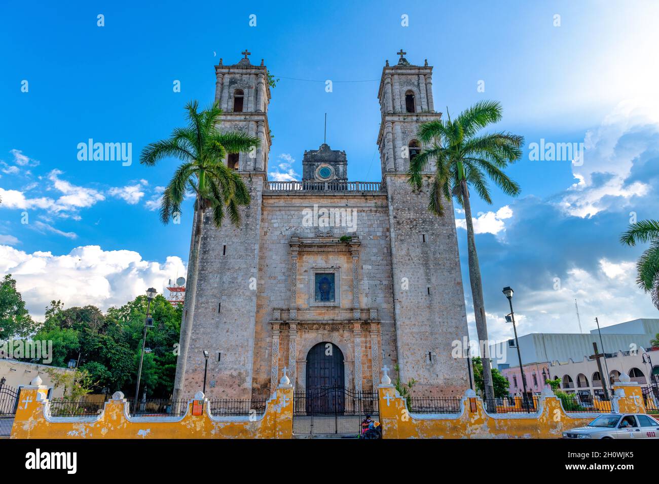 Town square mexico hi-res stock photography and images - Alamy
