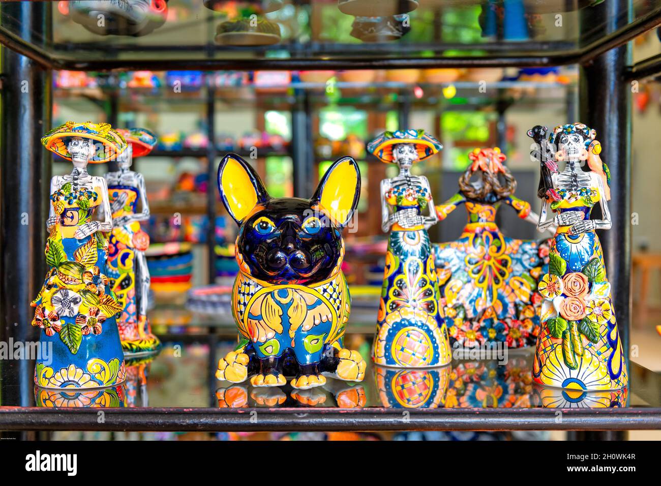 Souvenir objects in a gift shop, Mexican culture and tradition, Mexico ...