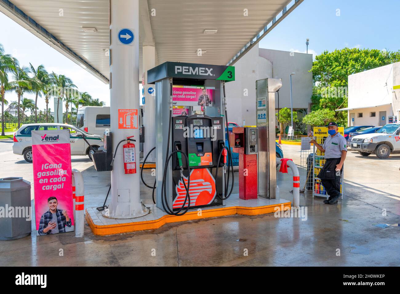 Pemex gas hi-res stock photography and images - Alamy