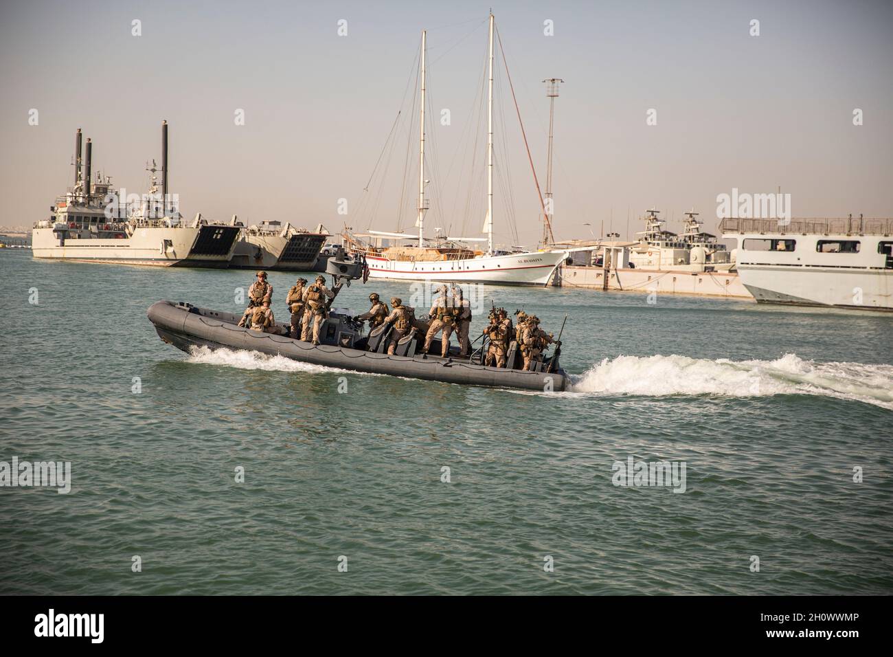 Usns catawba t atf 168 hi-res stock photography and images - Alamy