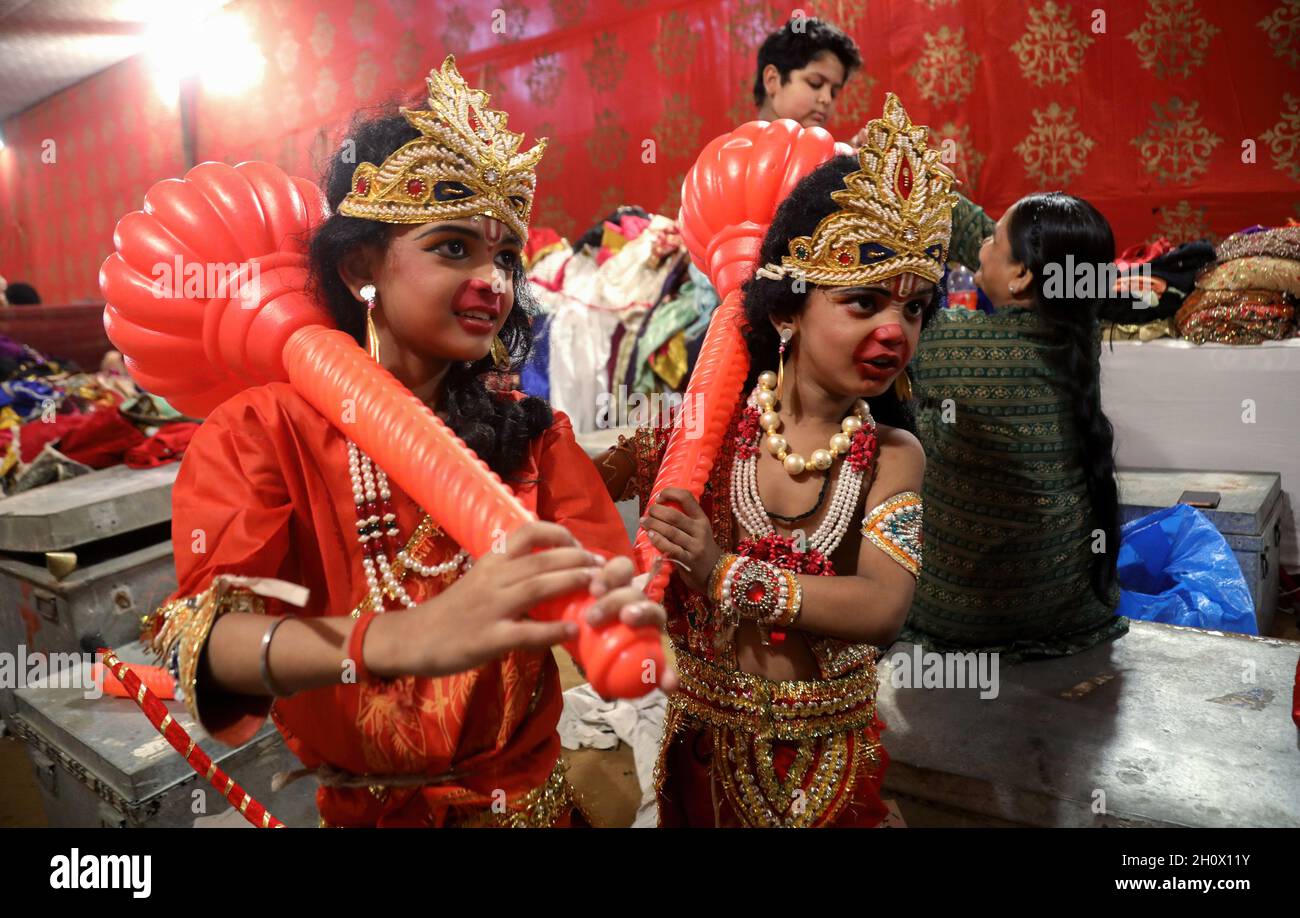 Lord ram costume kid hi-res stock photography and images - Alamy