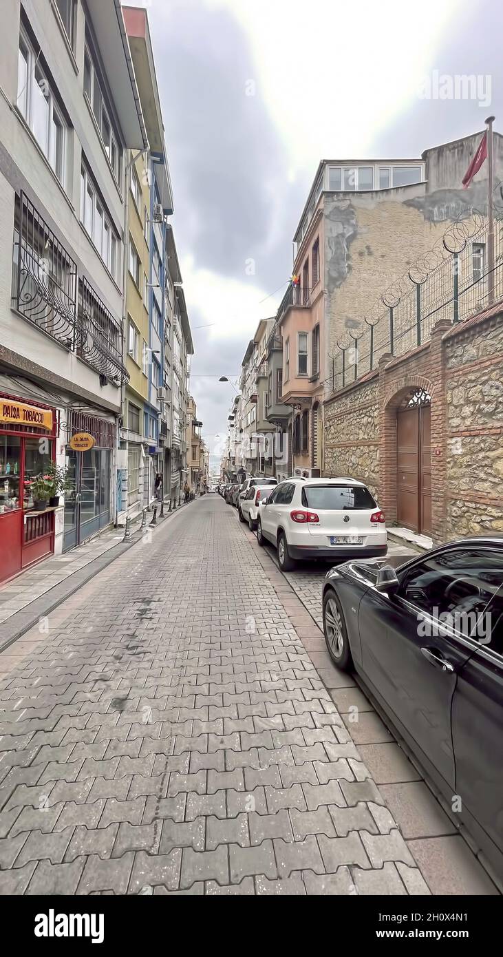 Narrow streets in istanbul hi-res stock photography and images - Alamy