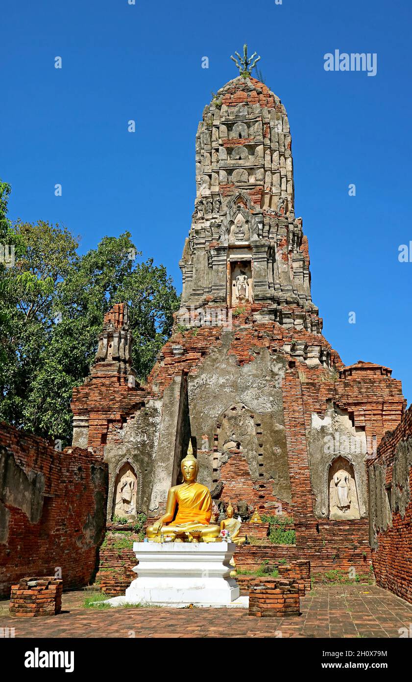 Ancient Prang-shaped Pagoda with a Beautiful Golden Buddha Images in ...