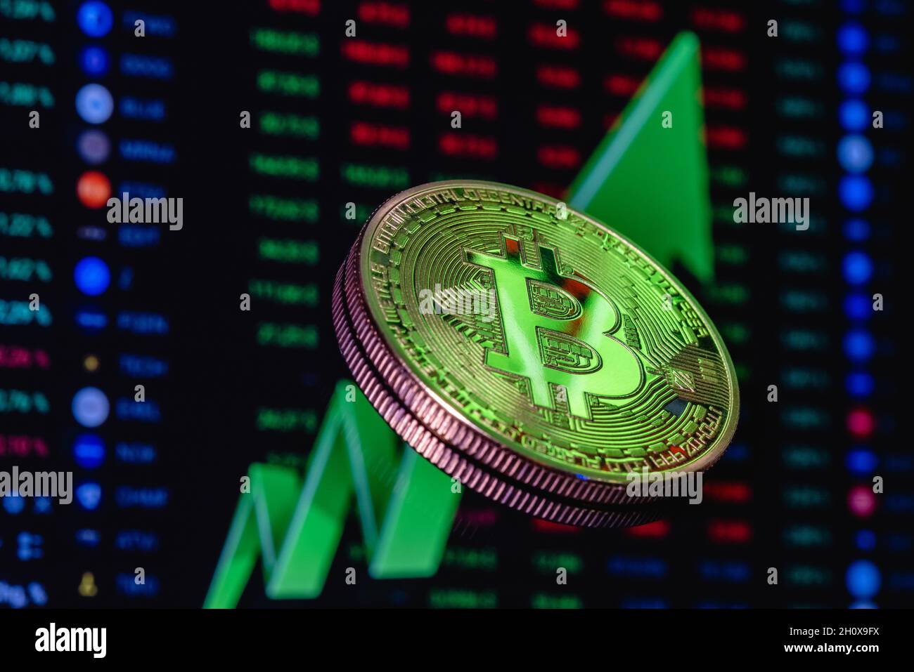 Chart with arrow vector hi-res stock photography and images - Alamy