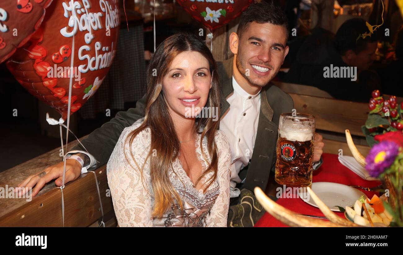 Lucas Hernandez with his wife Amelia Ossa Llorente Loremte FC Bayern ...
