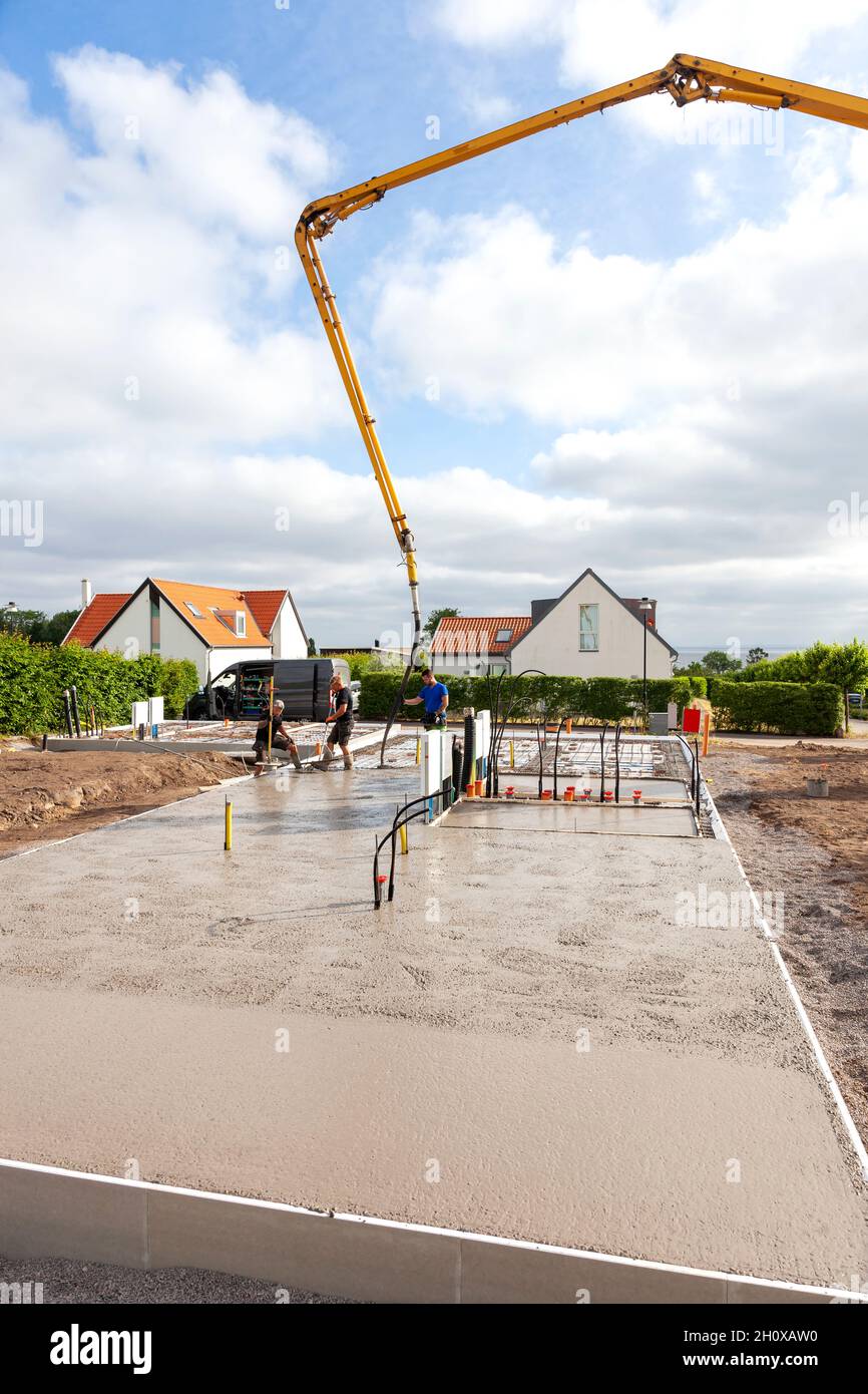 Workers preparing foundations Stock Photo - Alamy
