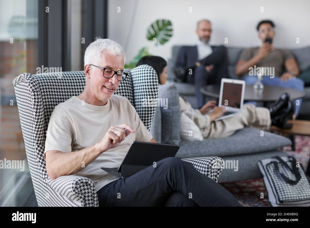 Digital office environment hi-res stock photography and images - Alamy