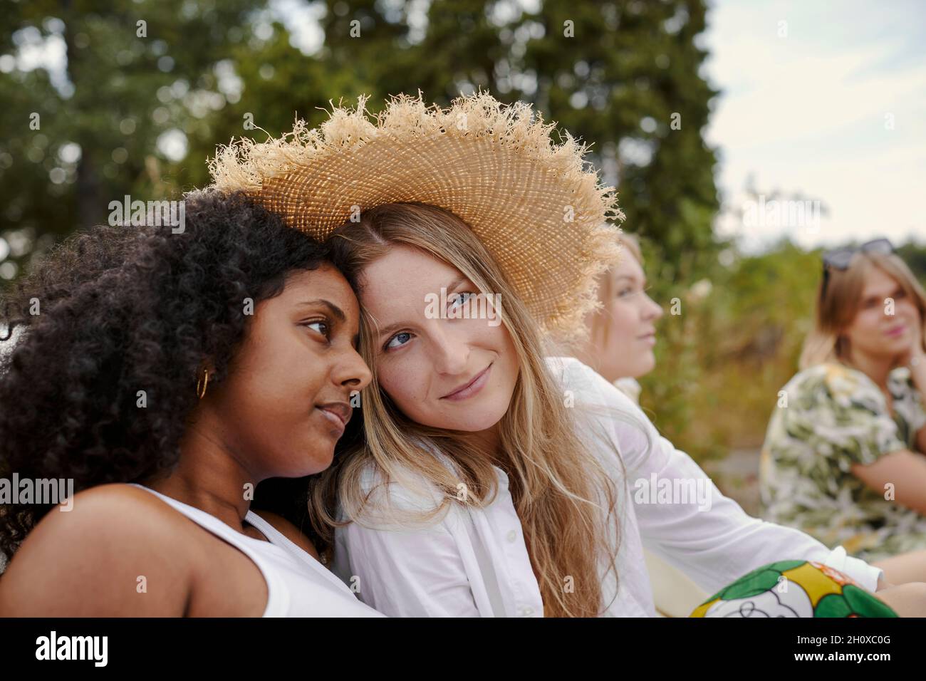 Positive friendship hi-res stock photography and images - Alamy