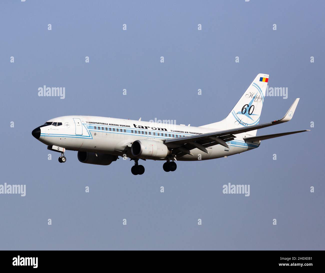Tarom Airlines Boeing 737 landing at Barcelona Airport Stock Photo - Alamy