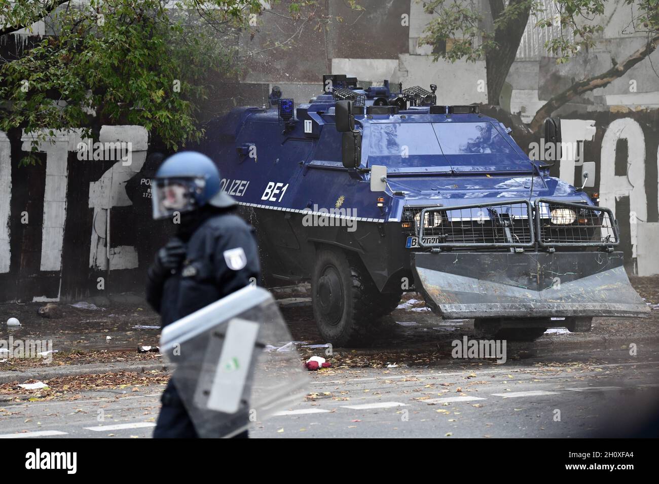 Evacuation vehicle hi-res stock photography and images - Alamy