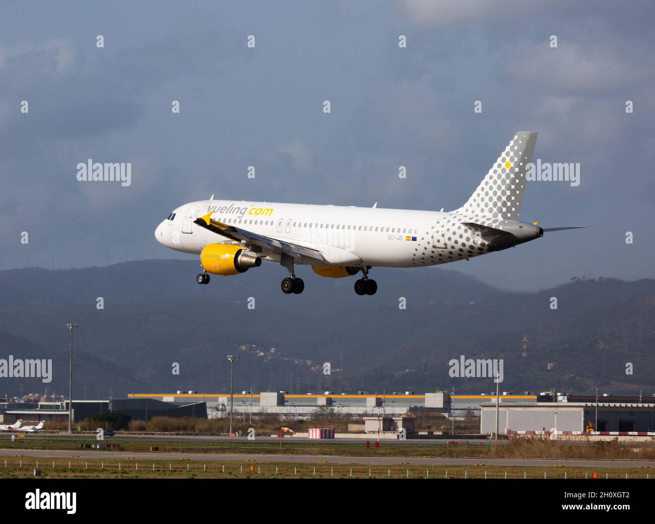 Vueling international flight hi-res stock photography and images - Alamy