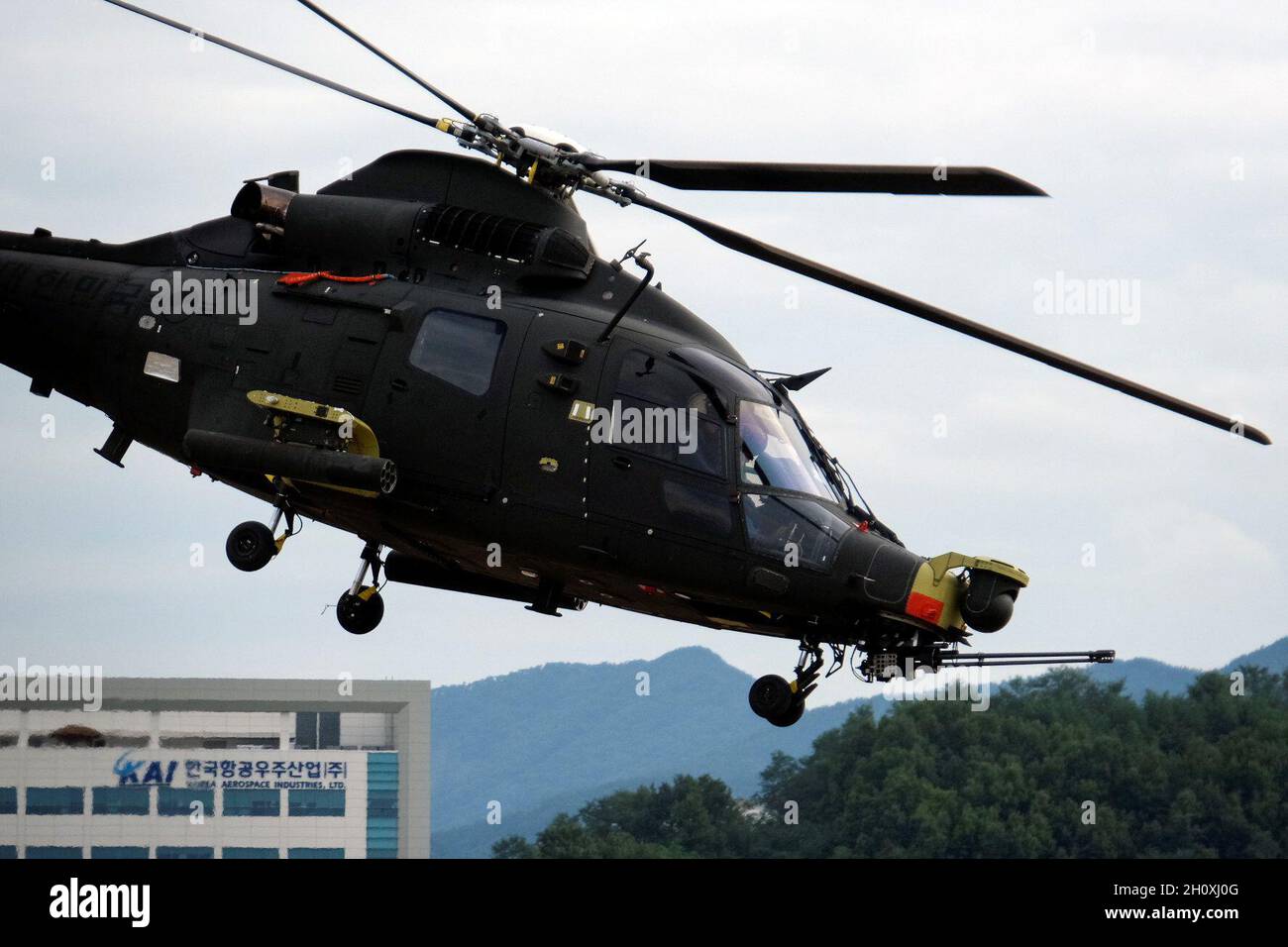 Light attack helicopter hi-res stock photography and images - Alamy