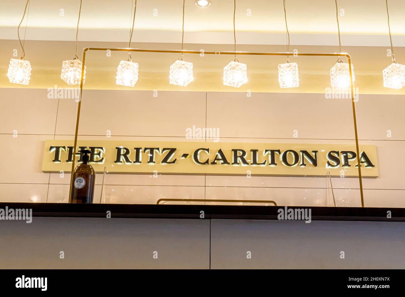 Ritz carlton signage hi-res stock photography and images - Alamy