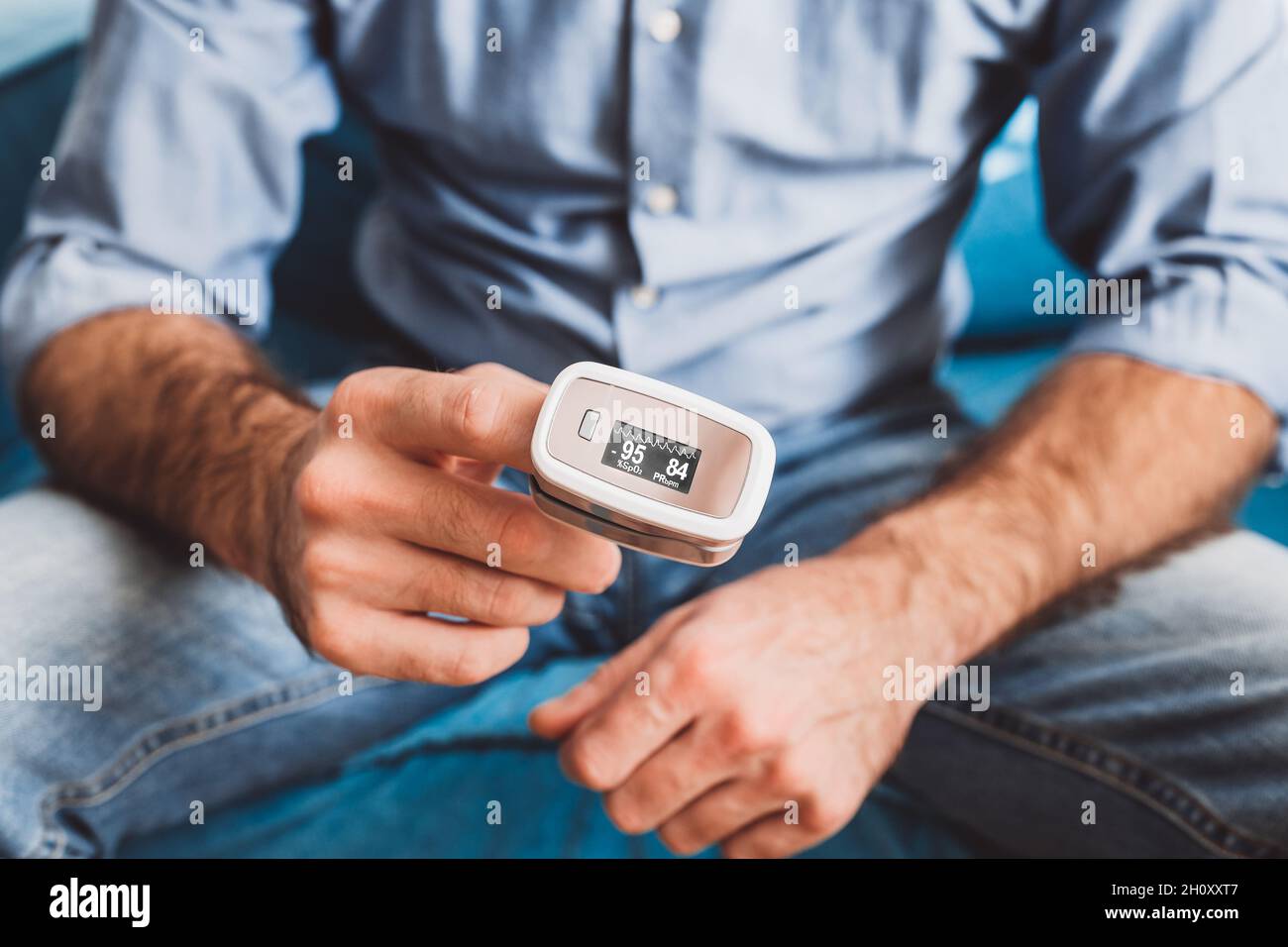 Measurement of oxygen level and pulse rate with a portable pulse ...