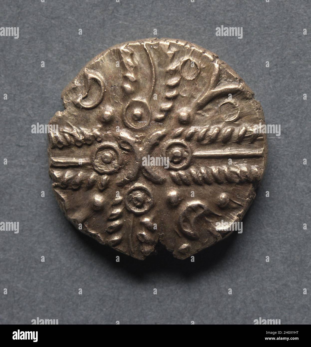 Tasciovanus Stater: Crossed Wreaths (obverse), 20 BC–AD 10. England ...