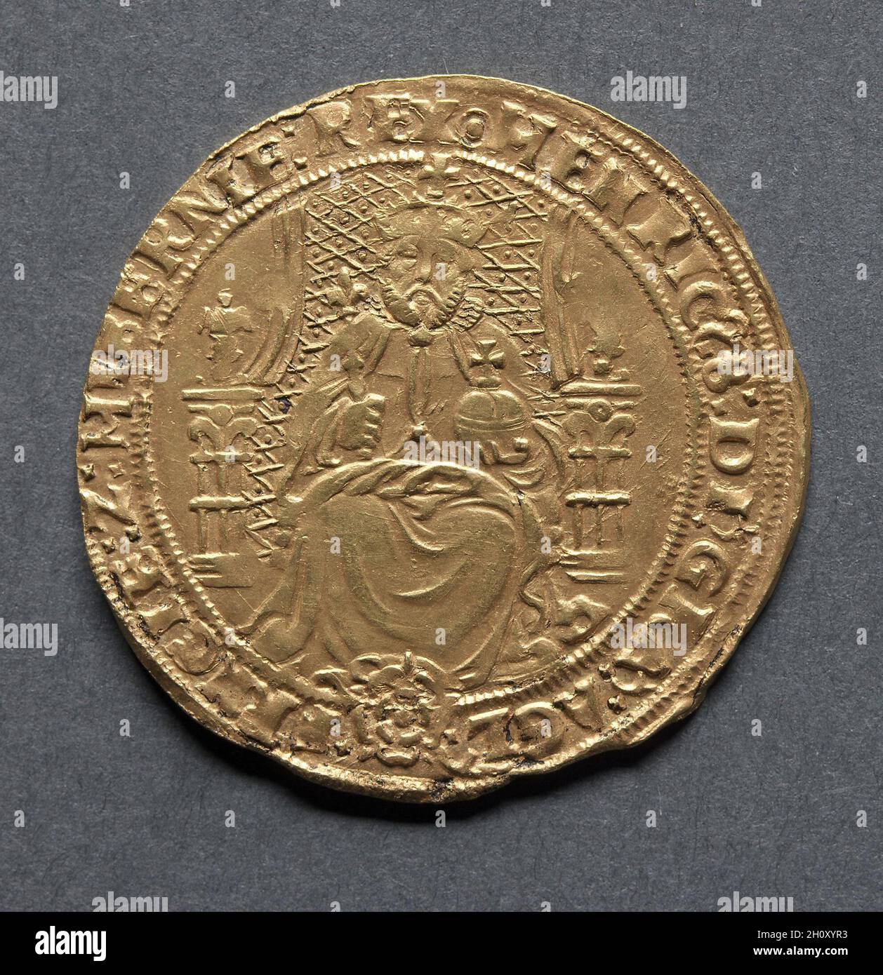 Half Sovereign: Henry VIII (obverse);Crowned Arms (reverse), 1544-1547 ...