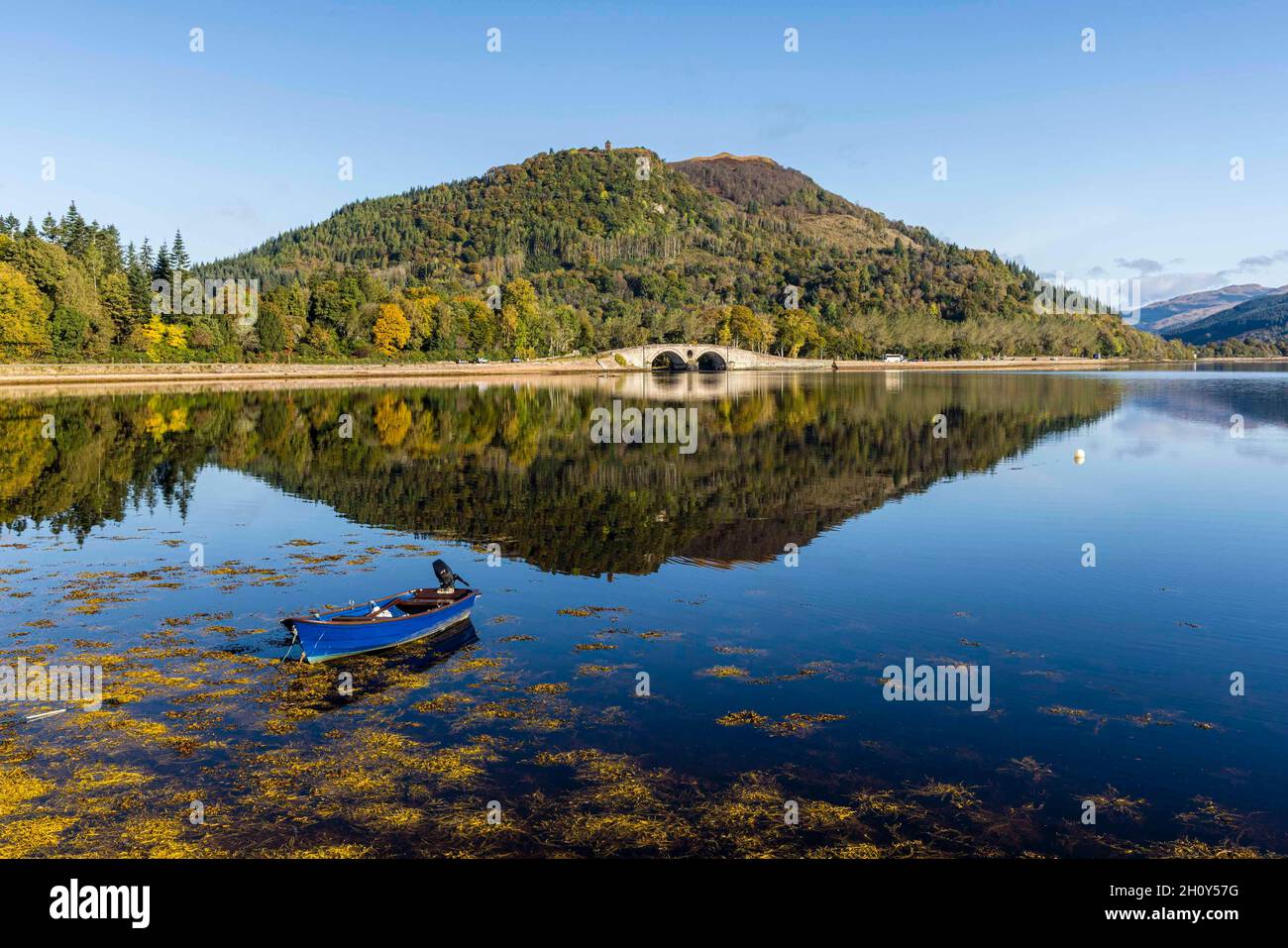 Inveraray, United Kingdom. 15th Oct, 2021. Pictured: Bright and sunny ...
