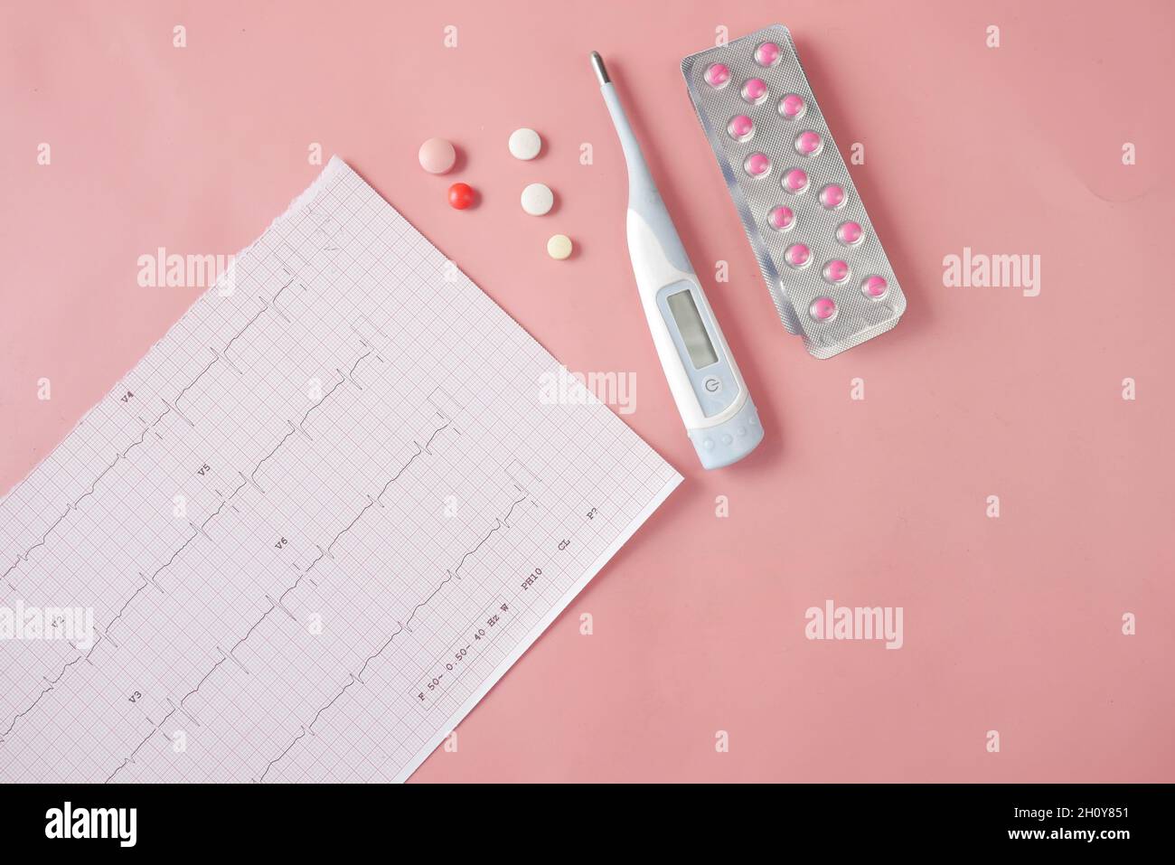 Ecg printout hi-res stock photography and images - Alamy