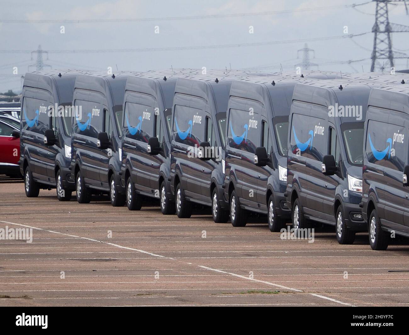 Amazon prime delivery vans uk hi-res stock photography and images - Alamy