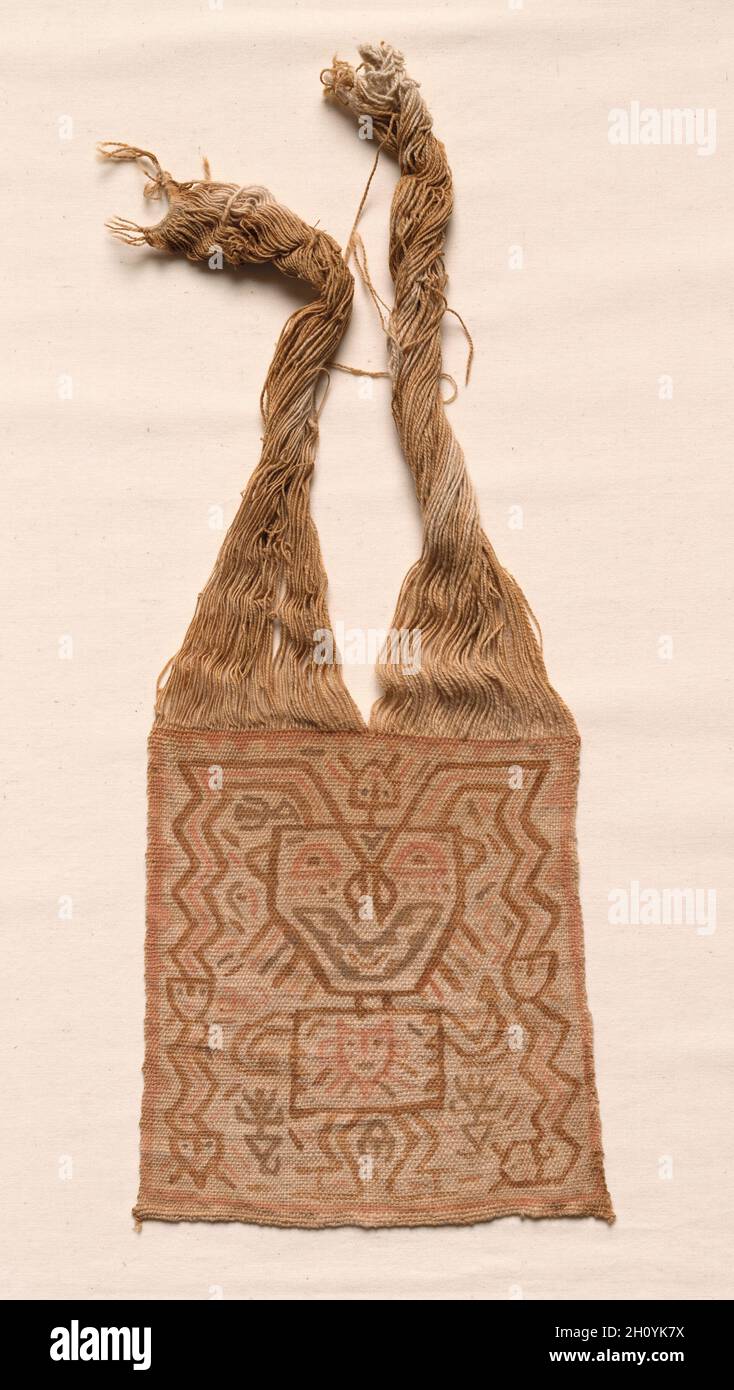 Paracas mummy textiles hi-res stock photography and images - Alamy