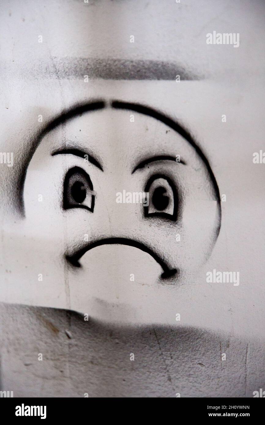 Dissatisfied smiley hi-res stock photography and images - Alamy