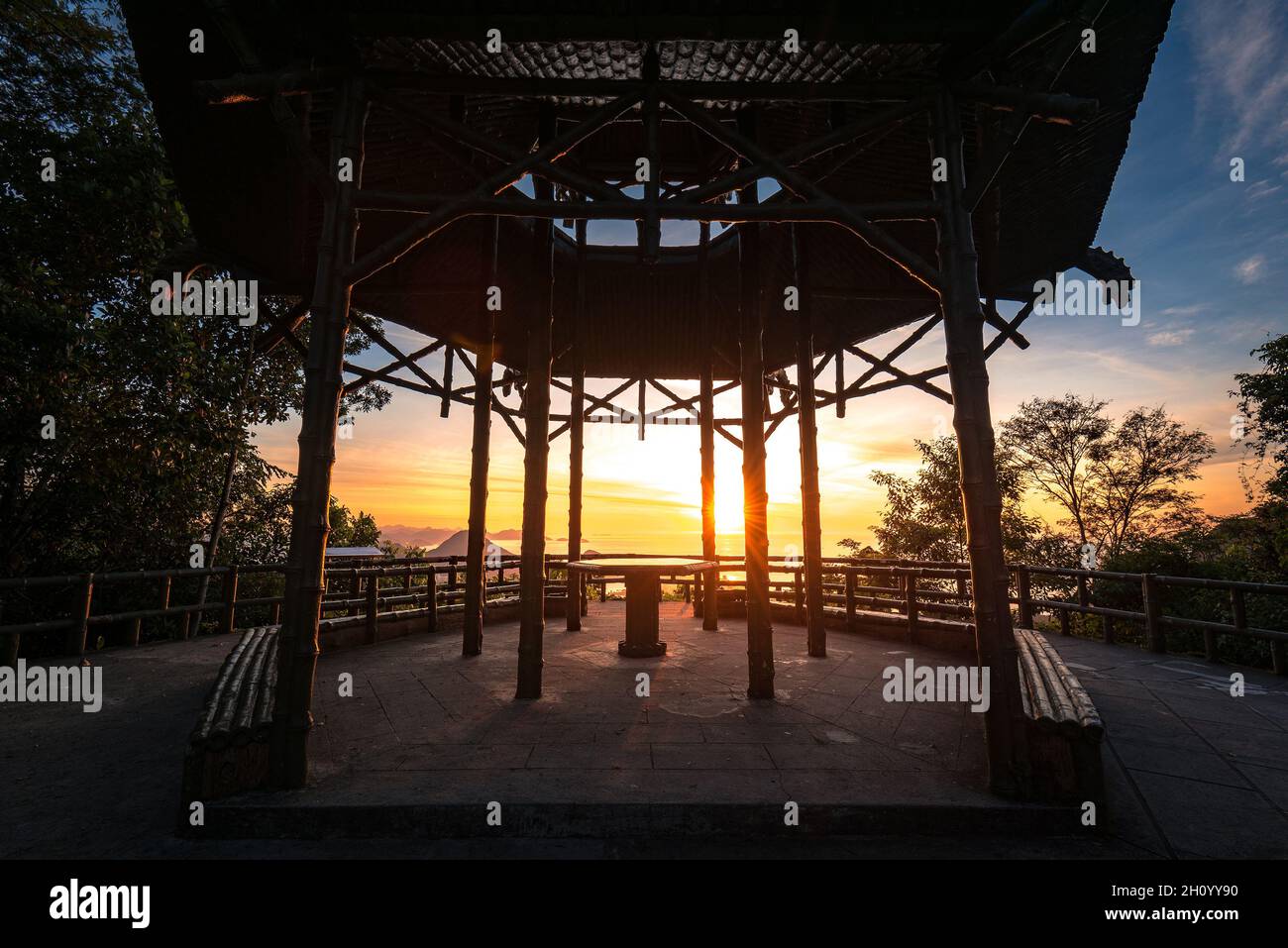 Chinesa hi-res stock photography and images - Alamy