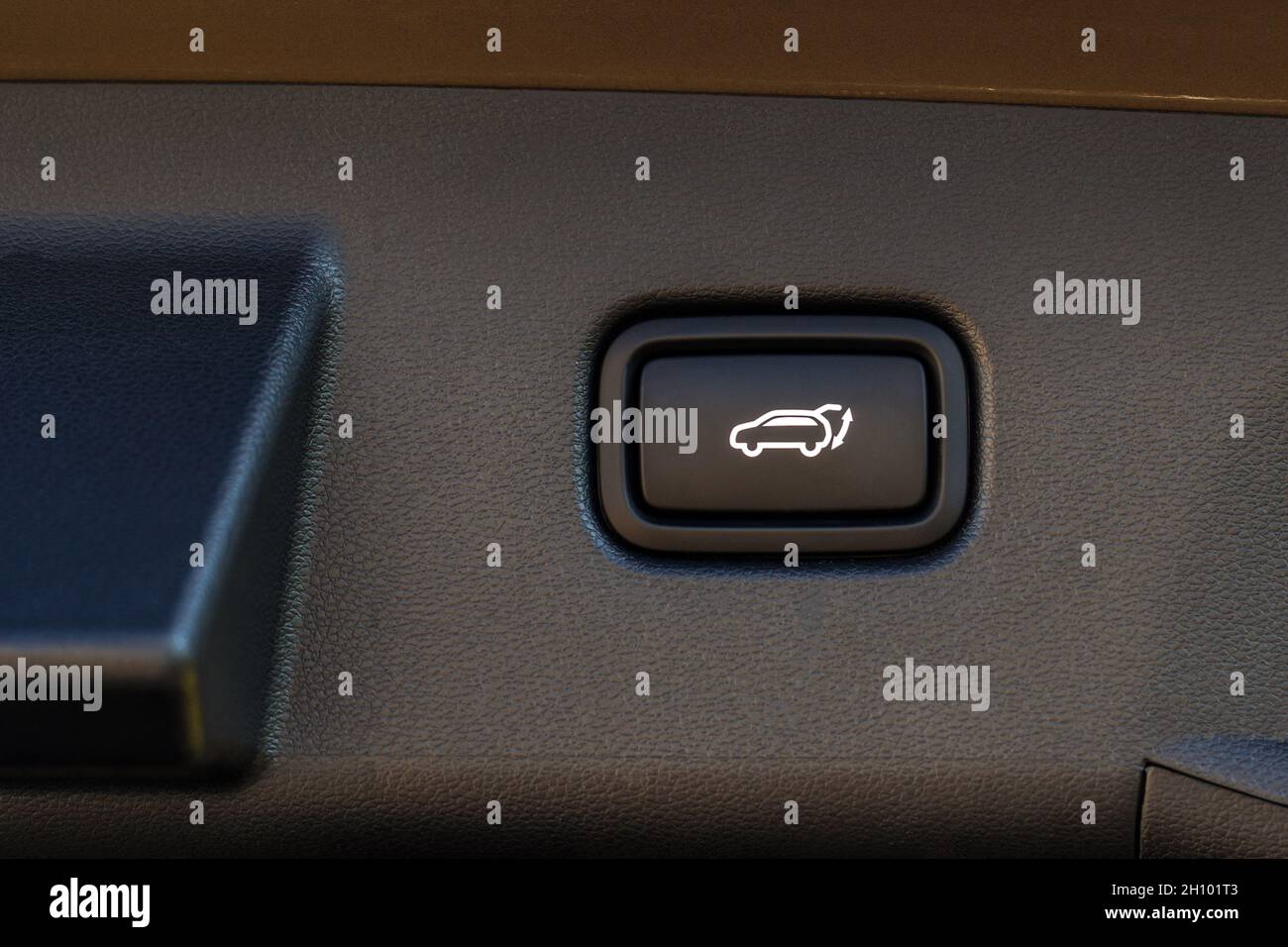 Car trunk open button. Electric trunk switch controller. Car trunk ...