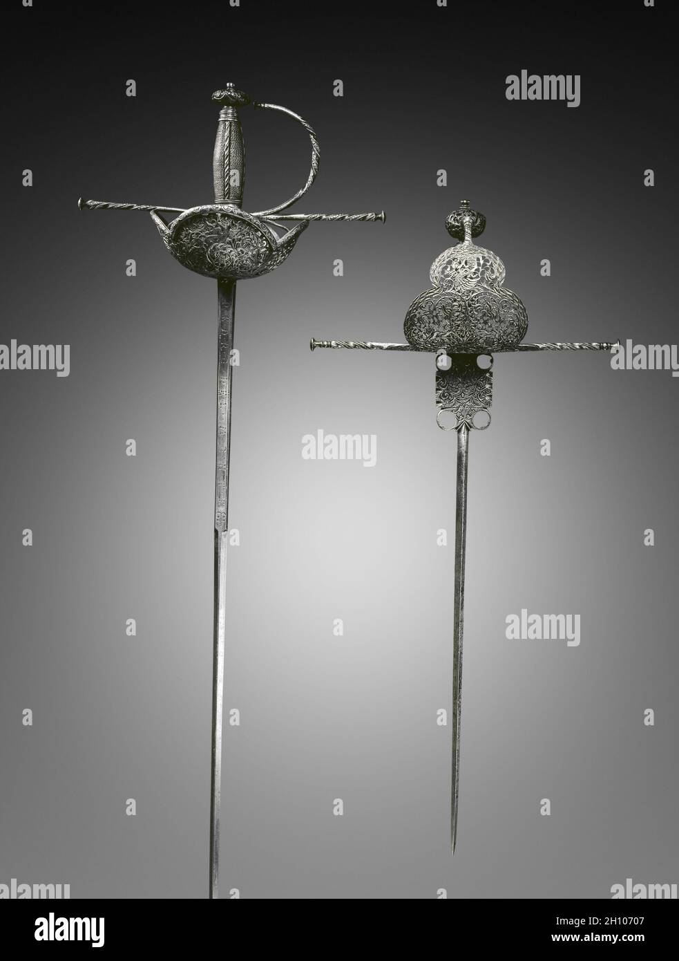 Rapiers hi-res stock photography and images - Alamy