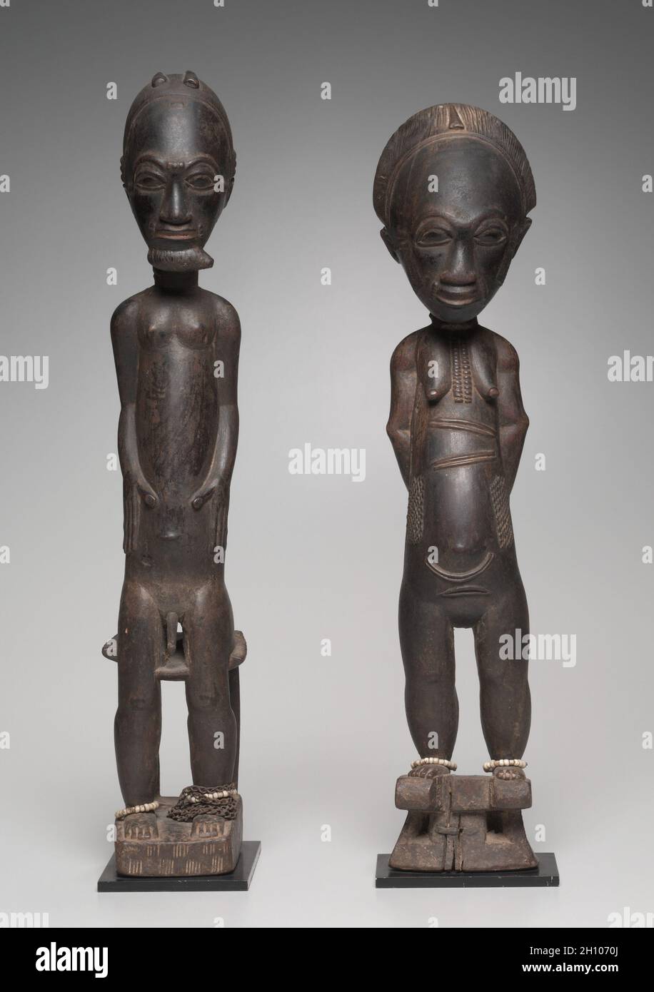 African diviner hi-res stock photography and images - Alamy