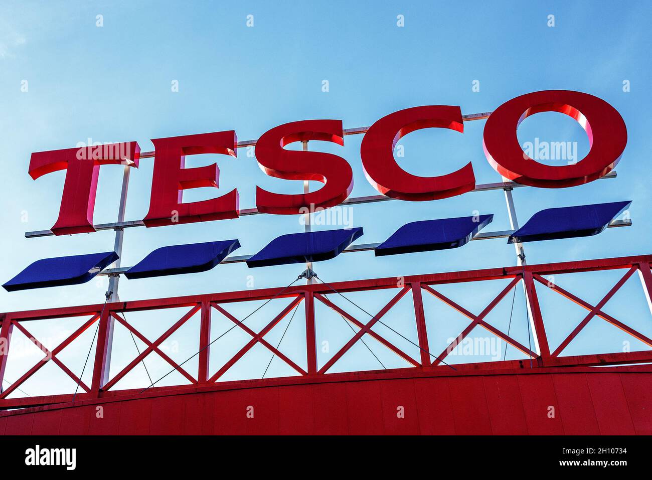 Tesco logo hi-res stock photography and images - Alamy