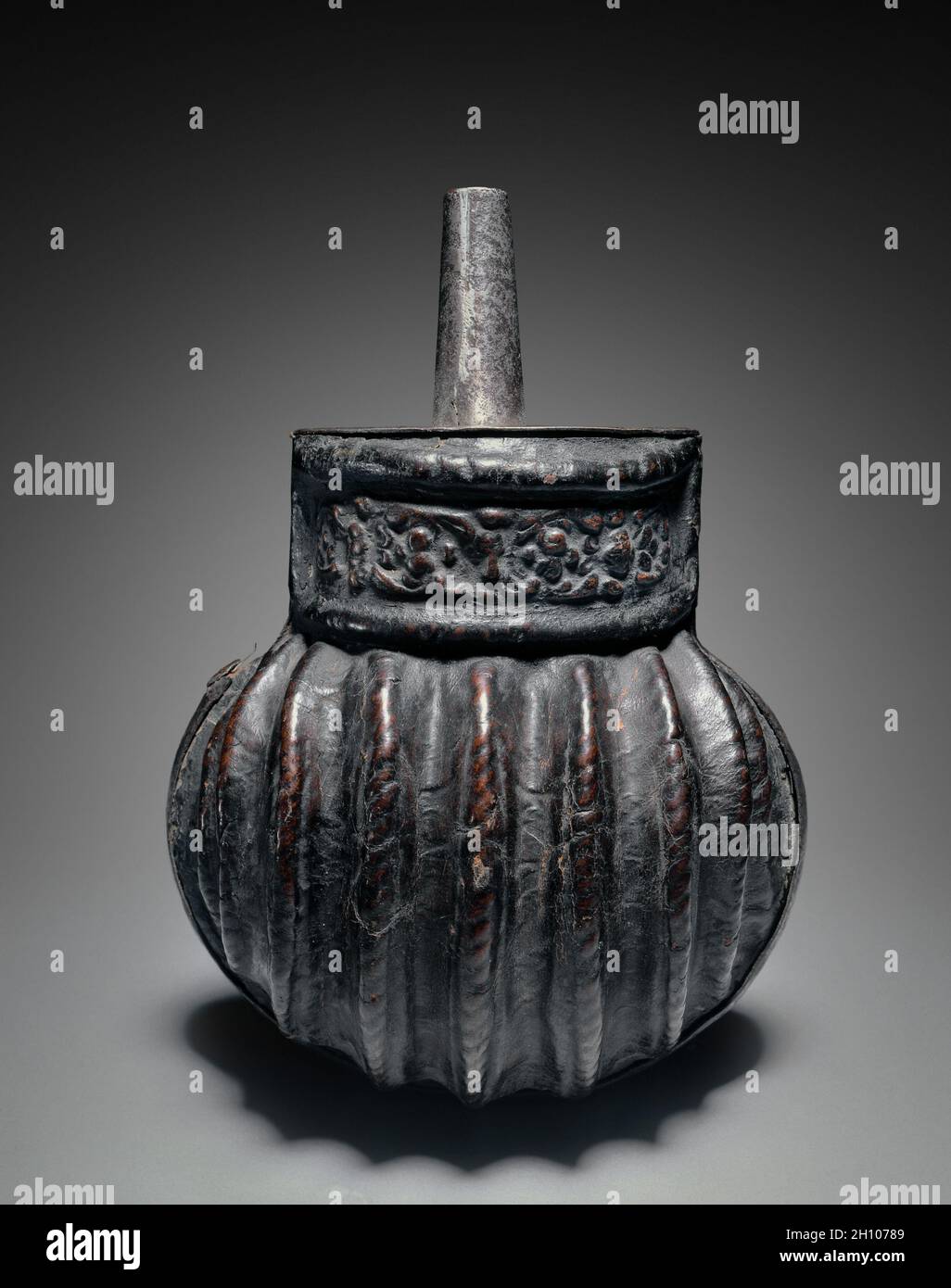 Powder Flask, 1500s(?). Italy, late 16th century (?) questionable ...