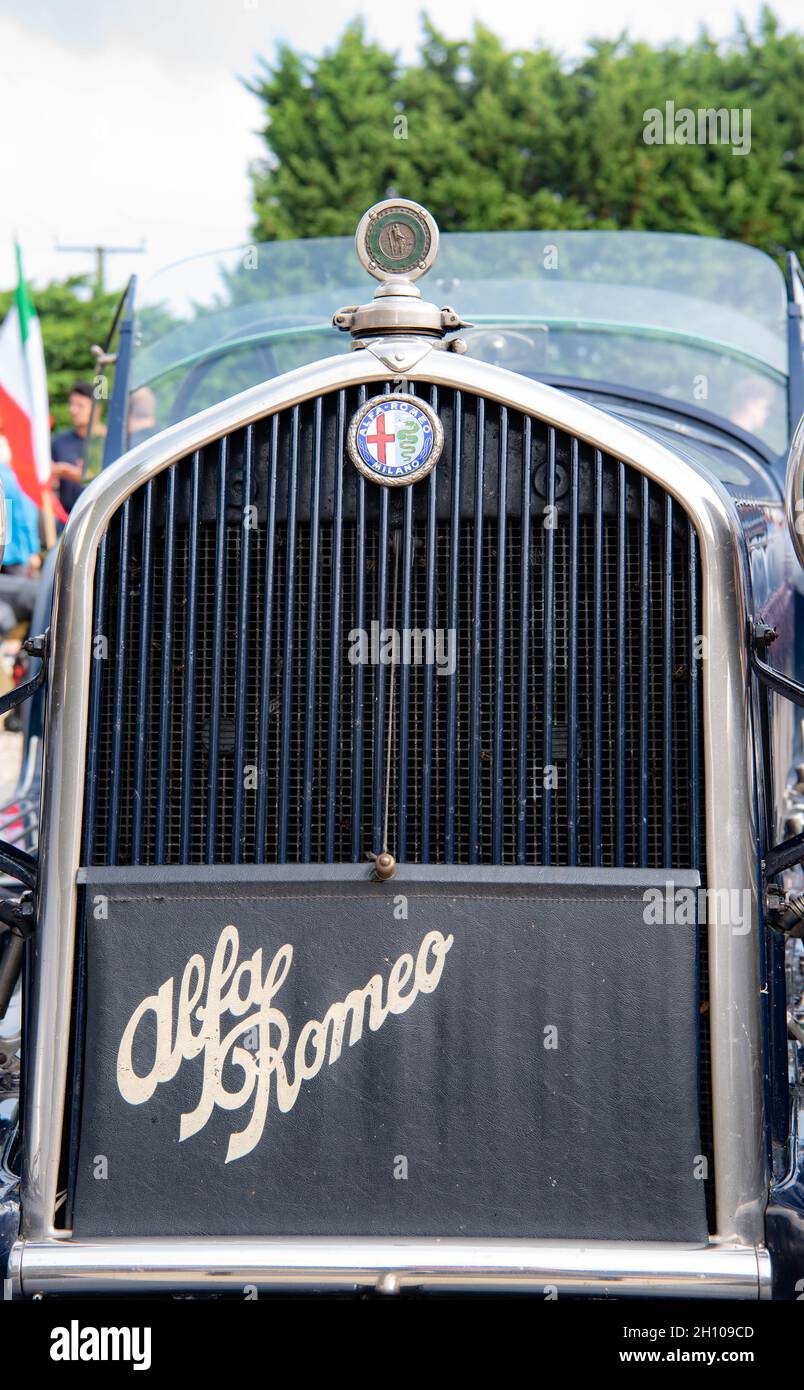 Close up of classic Alfa Romeo radiator grill Stock Photo - Alamy