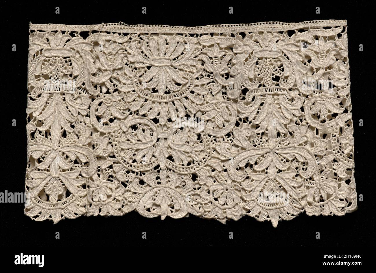 Needlepoint (Punto in aria) Lace Cuff, early 17th century. Italy, early ...