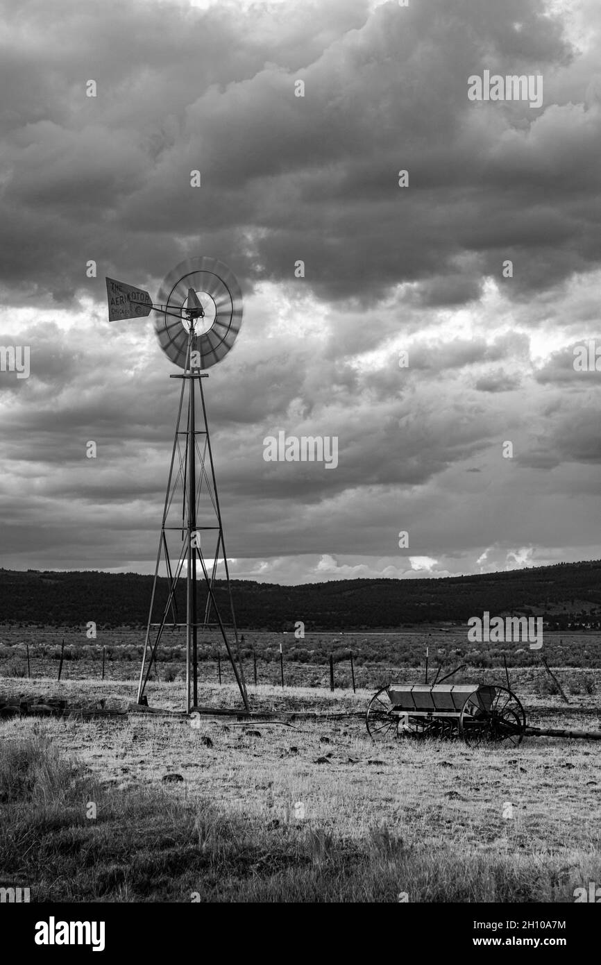 Aermotor pump Black and White Stock Photos & Images - Alamy
