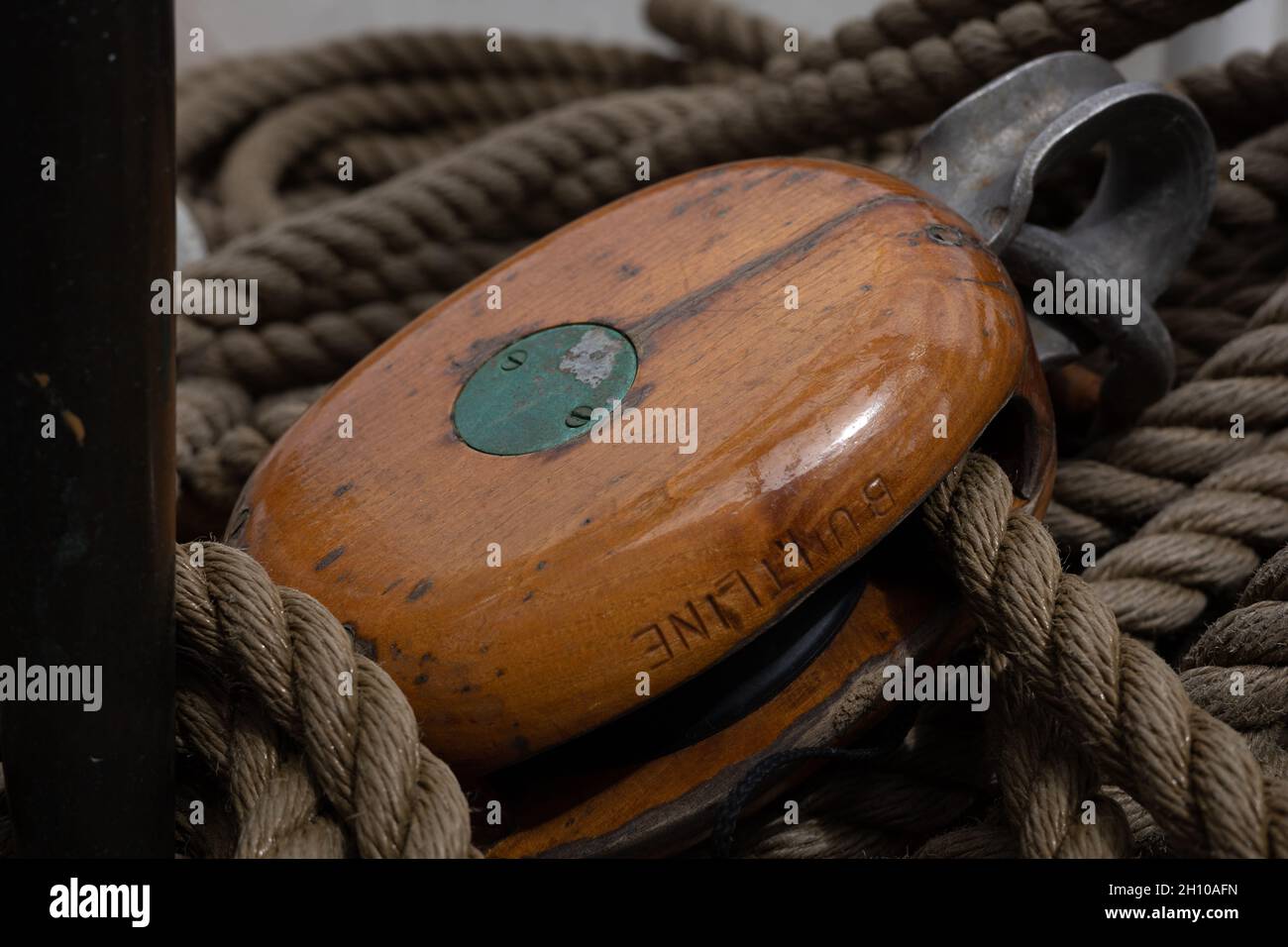 Block rigging on ship hi-res stock photography and images - Alamy