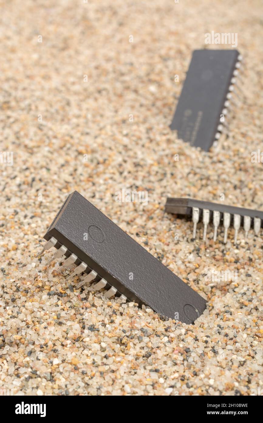 Electonic Ic And Sand High Resolution Stock Photography and Images - Alamy