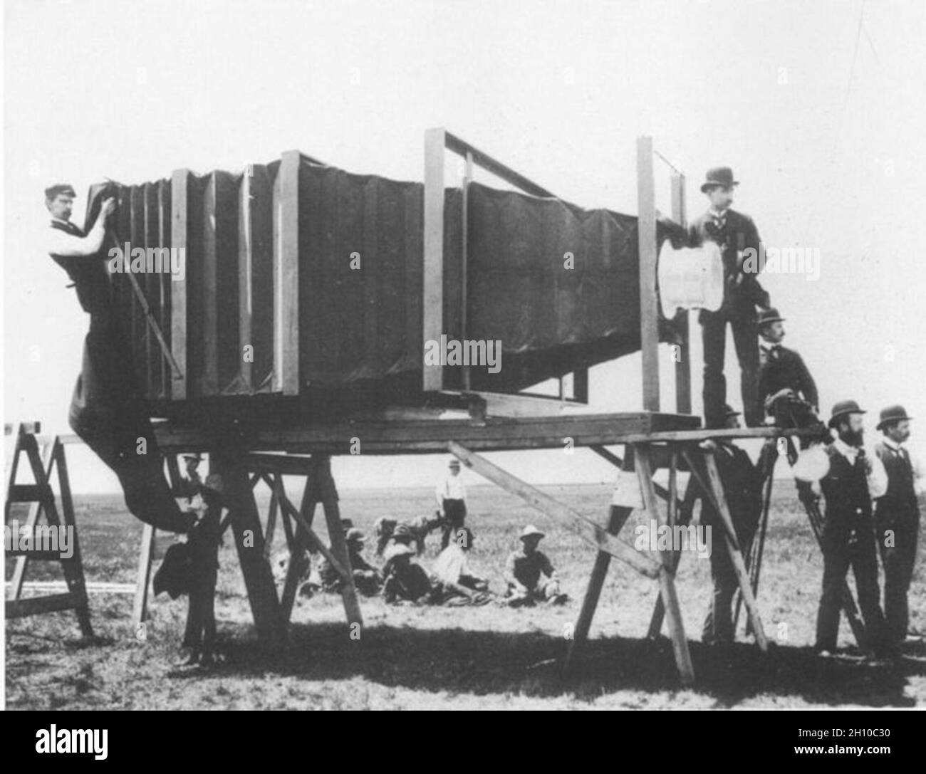 A very large camera designed by George R. Lawrence (1868-1938 Stock ...