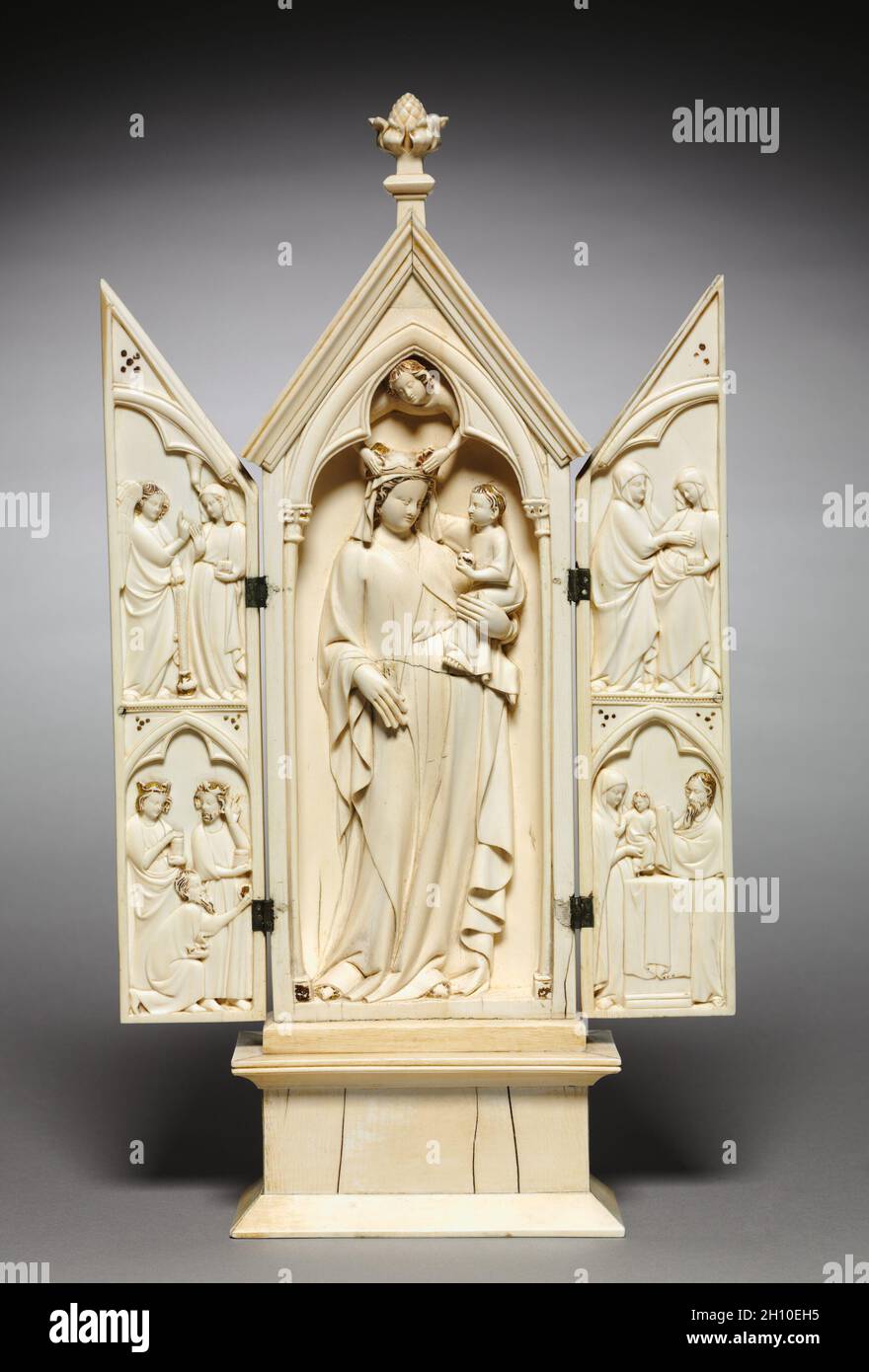 Gothic ivory hi-res stock photography and images - Alamy