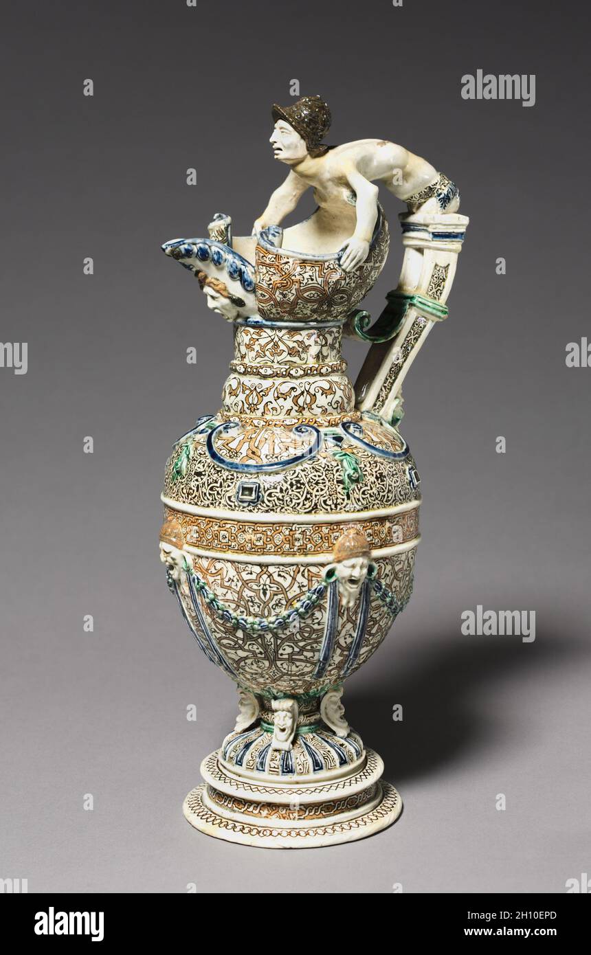 Lead glazed white earthenware hi-res stock photography and images - Alamy