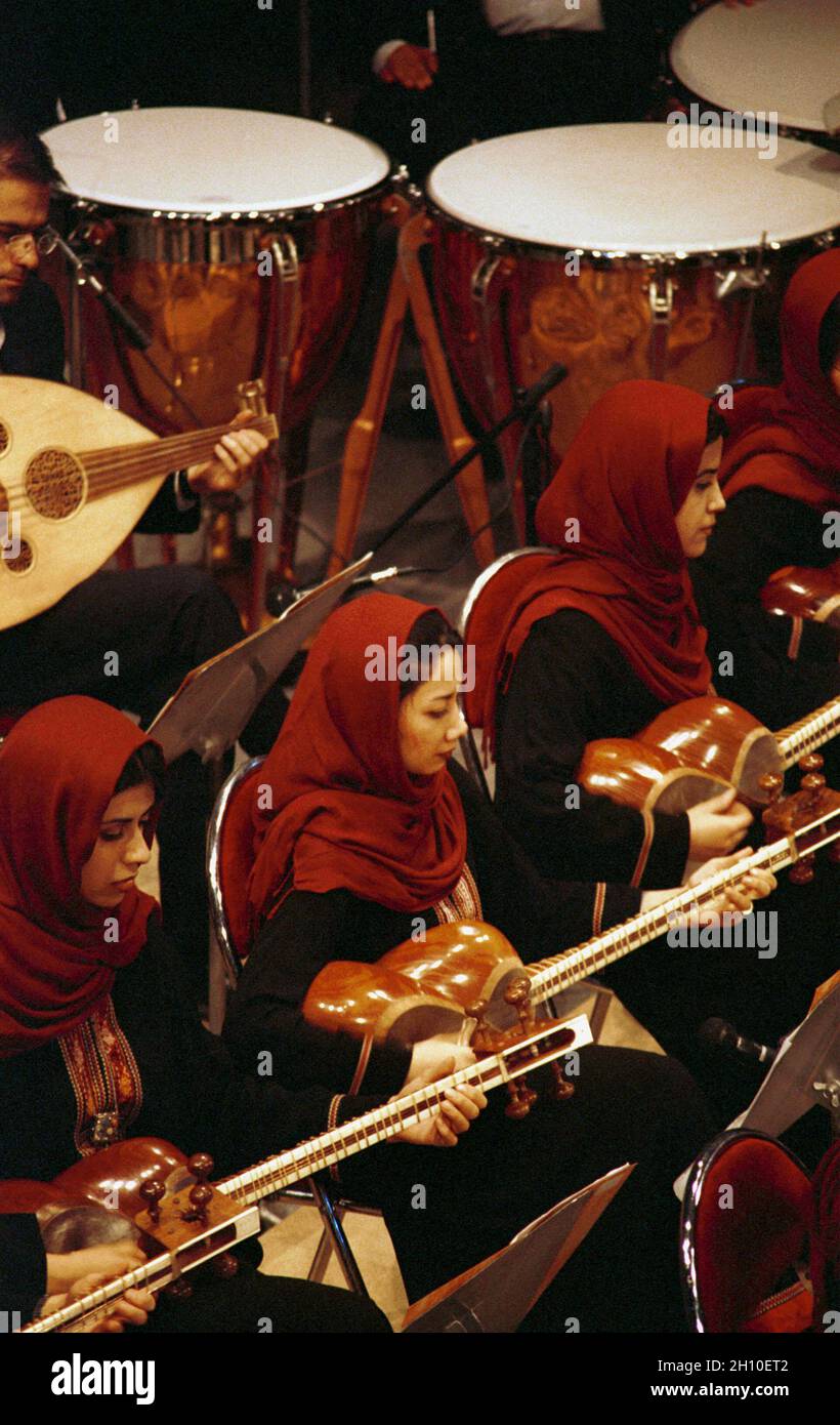 Iranian musical instrument hi-res stock photography and images - Alamy