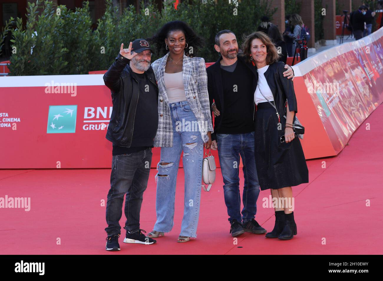 Juliet manetti hi-res stock photography and images - Alamy