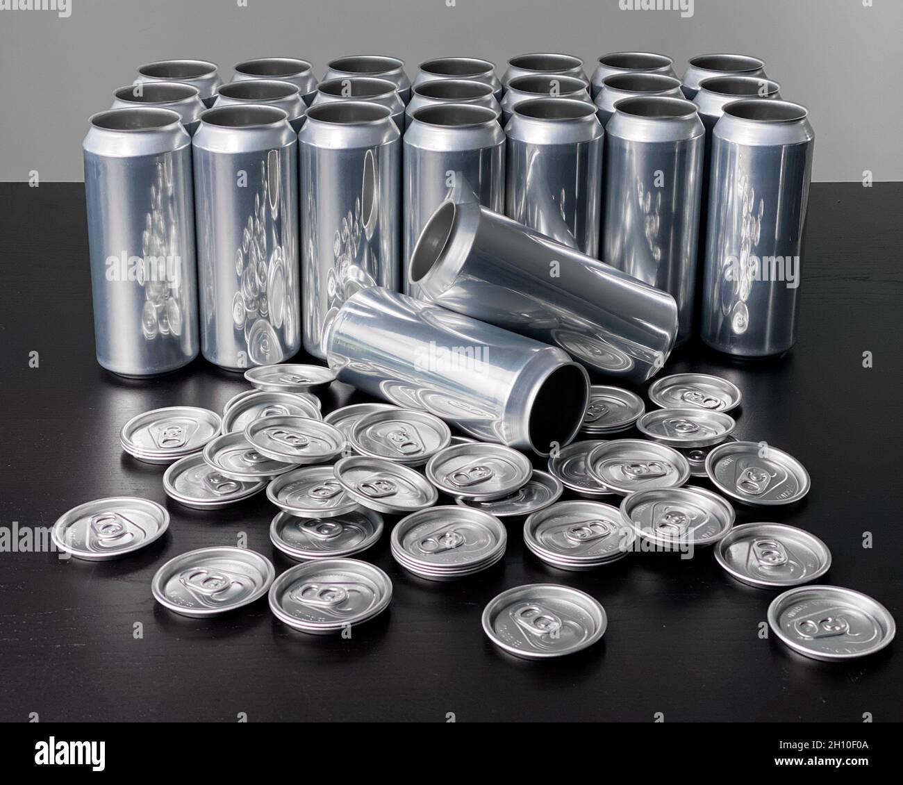 Closeup of the aluminum cans Stock Photo - Alamy