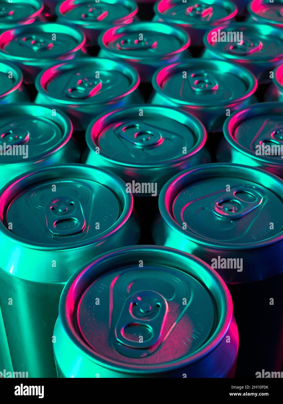 Pink aluminum cans hi-res stock photography and images - Alamy