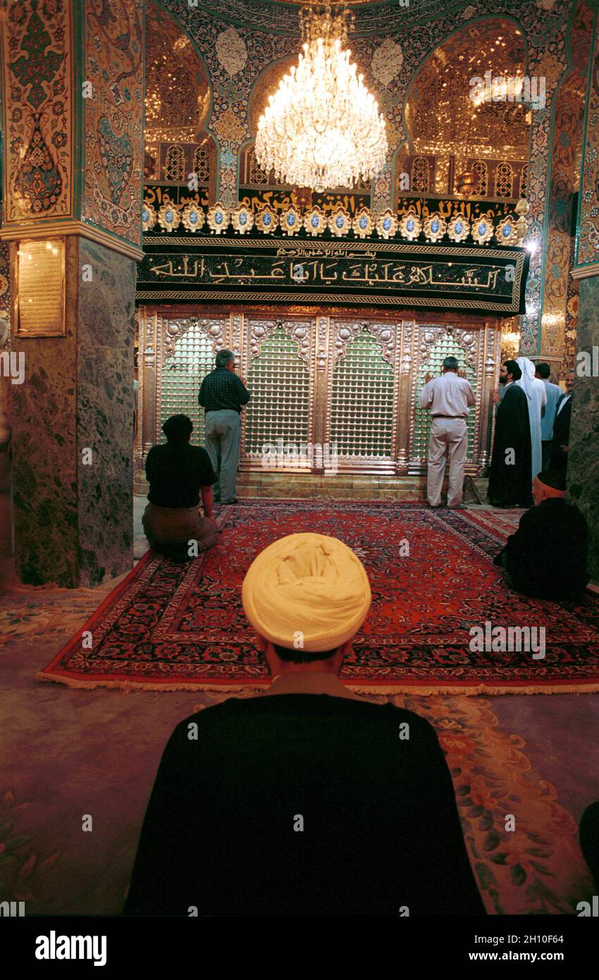 Syrian Shiite muslims and an Iranian clergyman pilgrimage to Zeynab ...