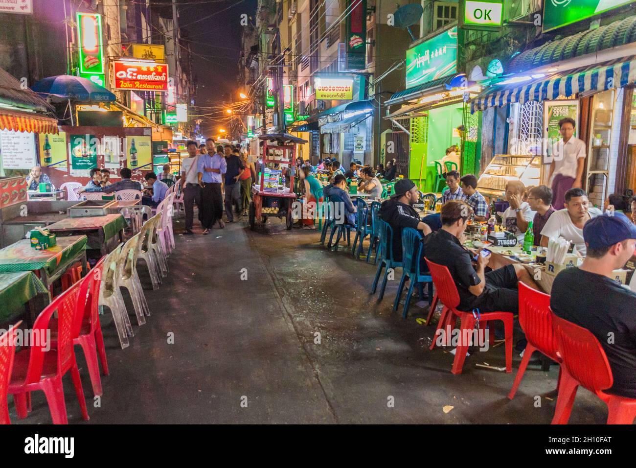 YANGON, MYANMAR - DECEMBER 15, 2016: Street food on 19th street in Yangon Stock Photo - Alamy